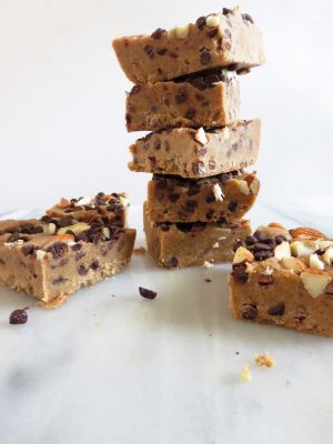 No Bake Almond Butter Blondies - The Toasted Pine Nut