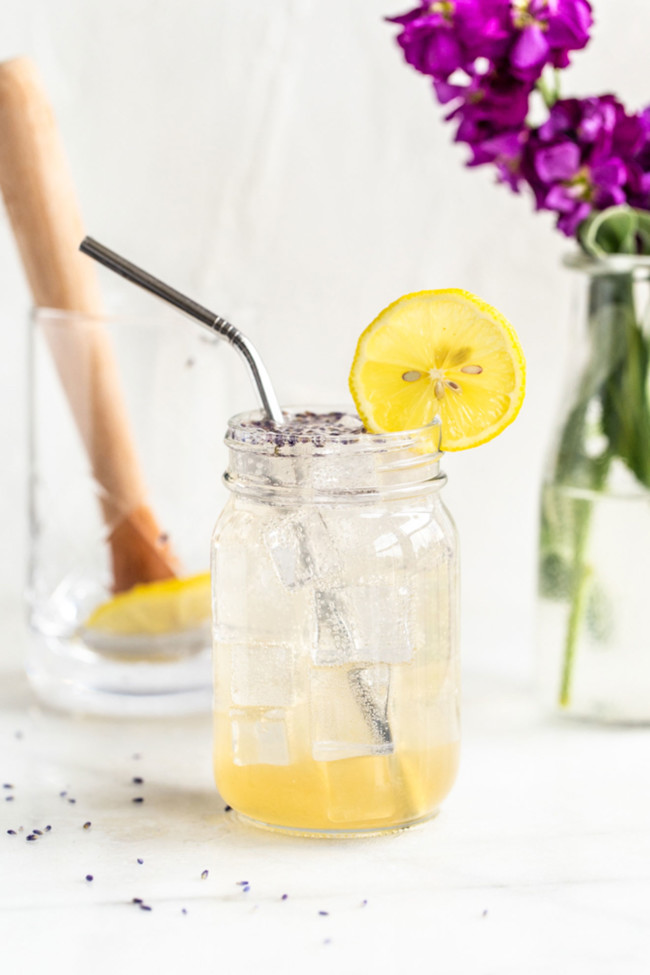 Sparkling Vodka Lavender Lemonade - The Toasted Pine Nut