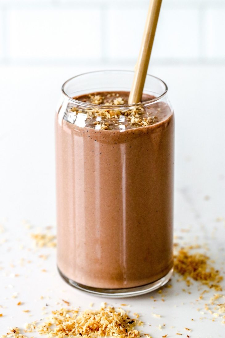 10-Min Creamy Chocolate Coconut Shake - The Toasted Pine Nut